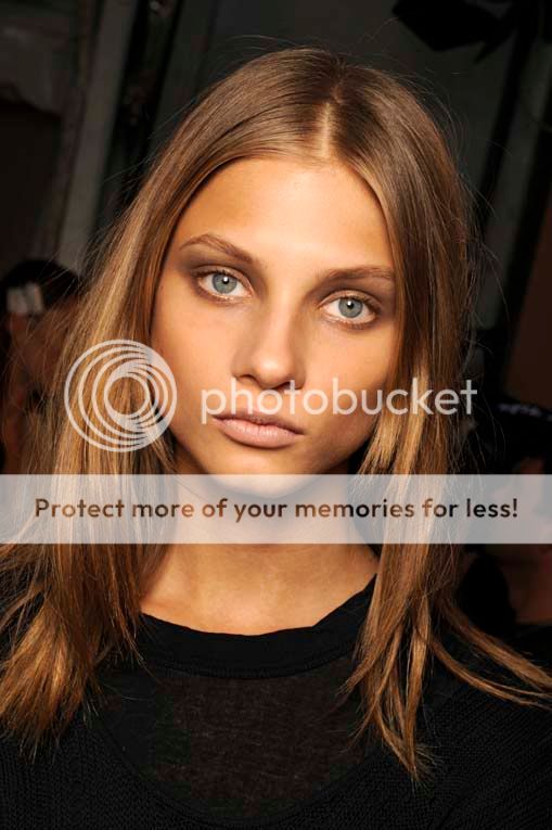 Can half Armenian half Russian model Anna Selezneva pass as Greek?