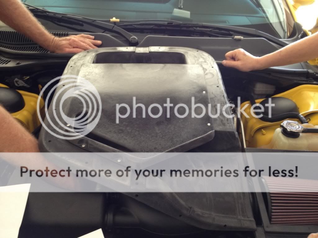 Cervini Shaker Hood Install with pictures!! | Dodge Challenger Forum